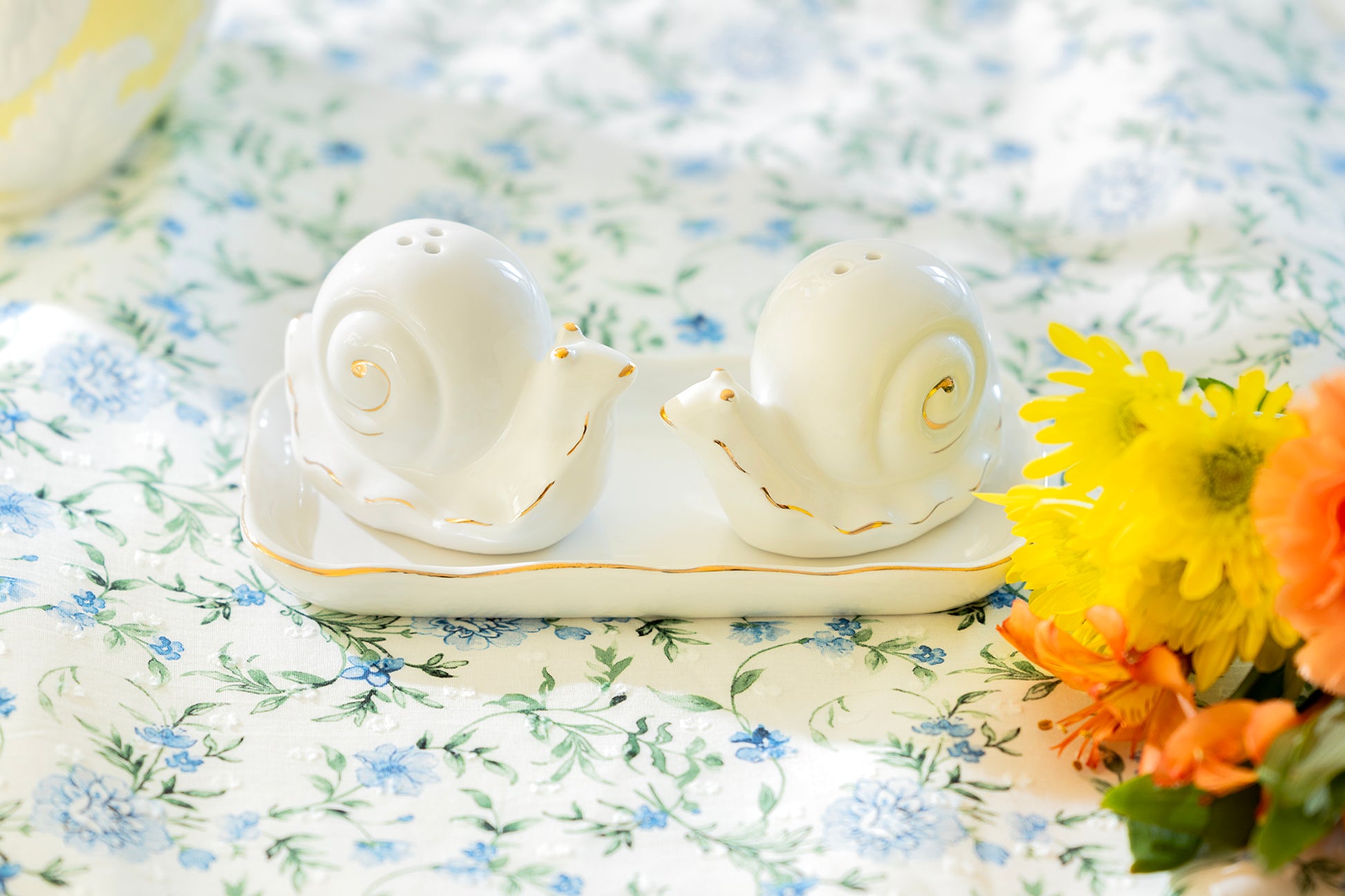 Potter's Studio Happy Snails Ceramic Salt and Pepper Shaker Set ...