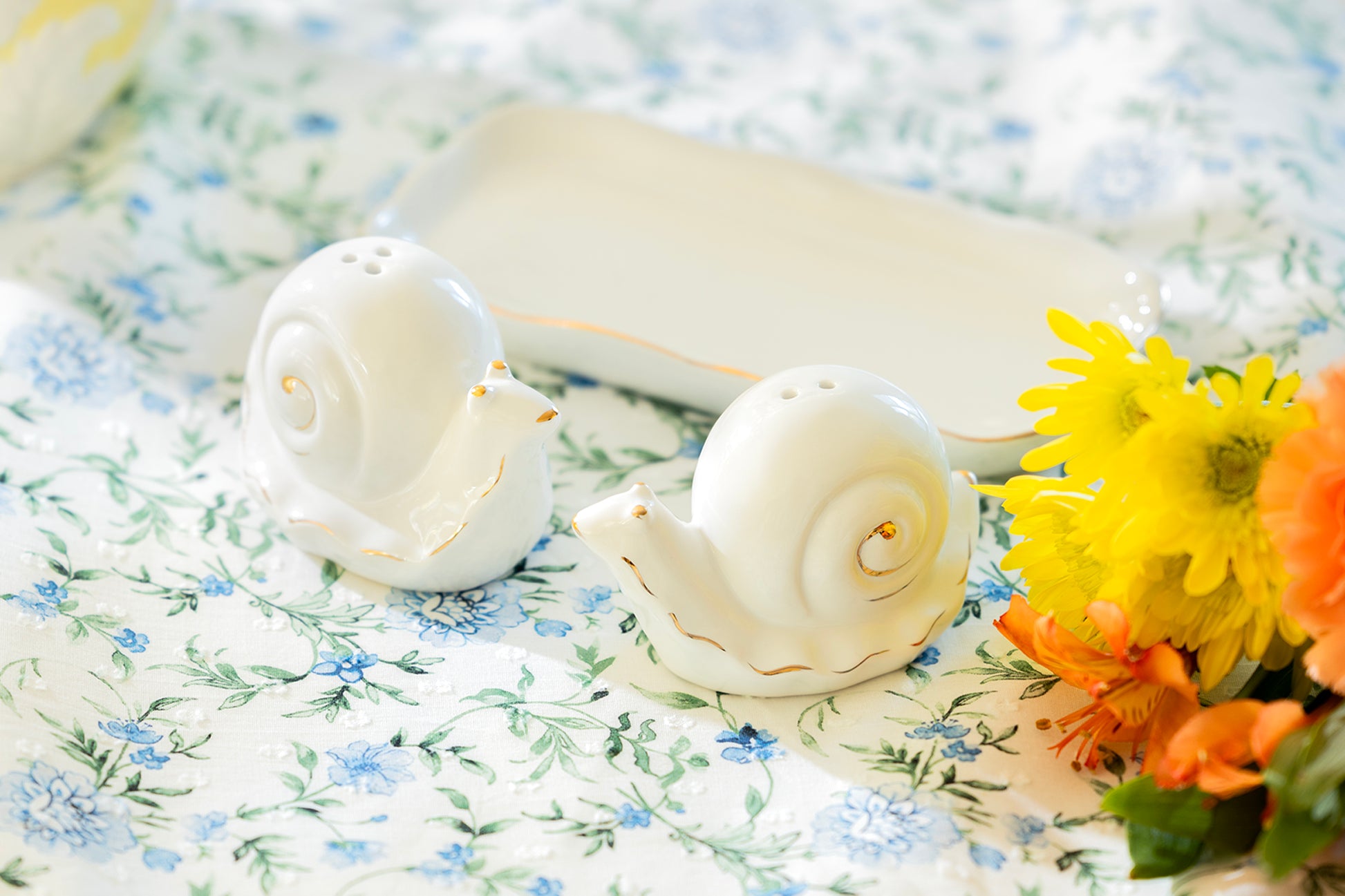 Potter's Studio Happy Snails Ceramic Salt and Pepper Shaker Set ...